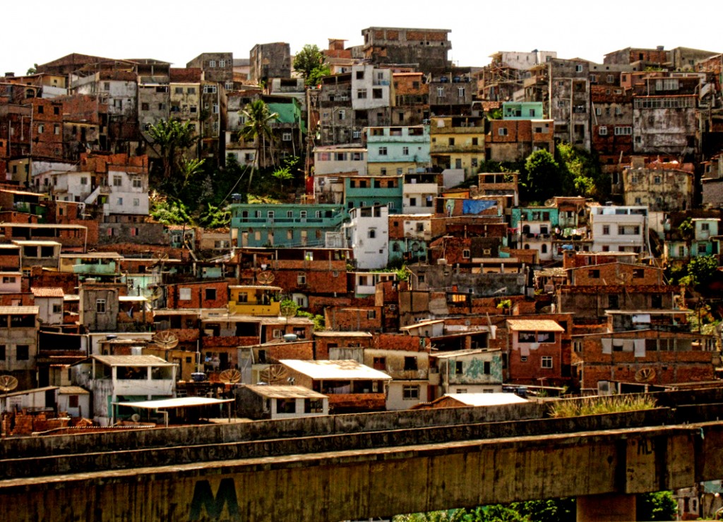 De la cancha a la favela: un abismo entre Brasiles | Cuadrivio